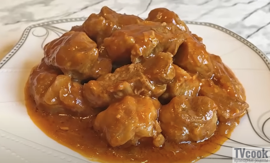 Гуляш из свинины на сковороде с подливкой вкусный рецепт с фото ...